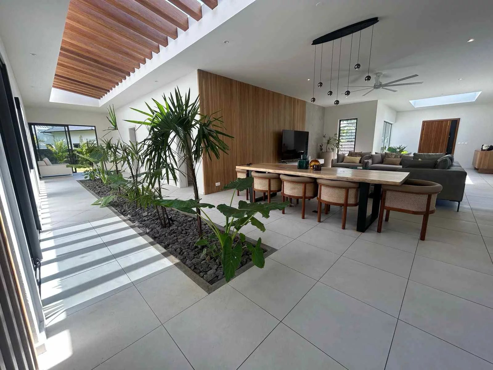 House / Villa - For Rent in Beau Plan - 220,000 rupees | Lexpress Property