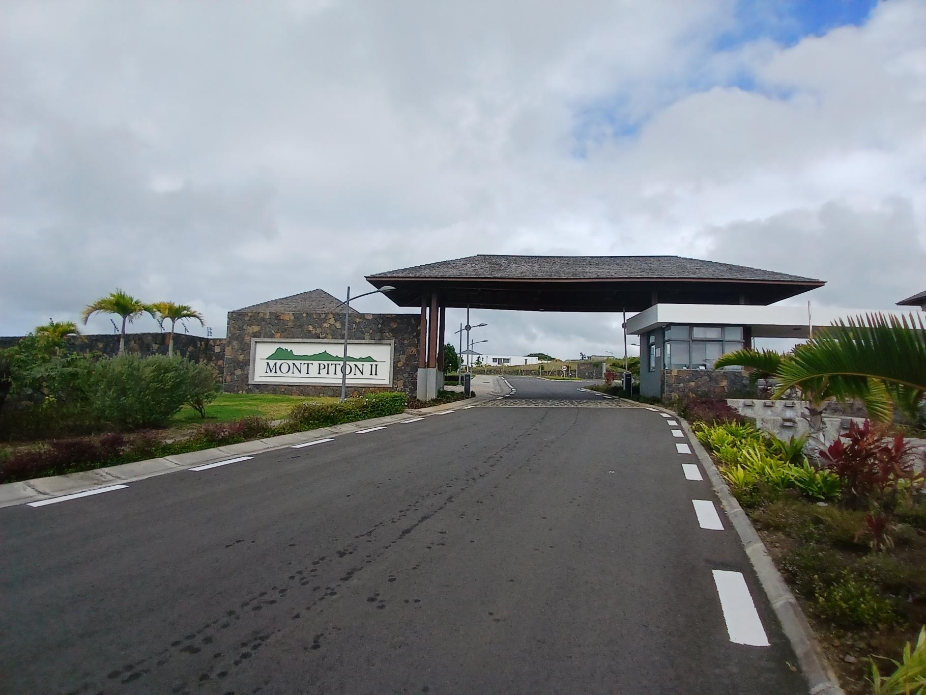Residential land - Buy in Mont Piton - 11,600,000 rupees | Lexpress ...