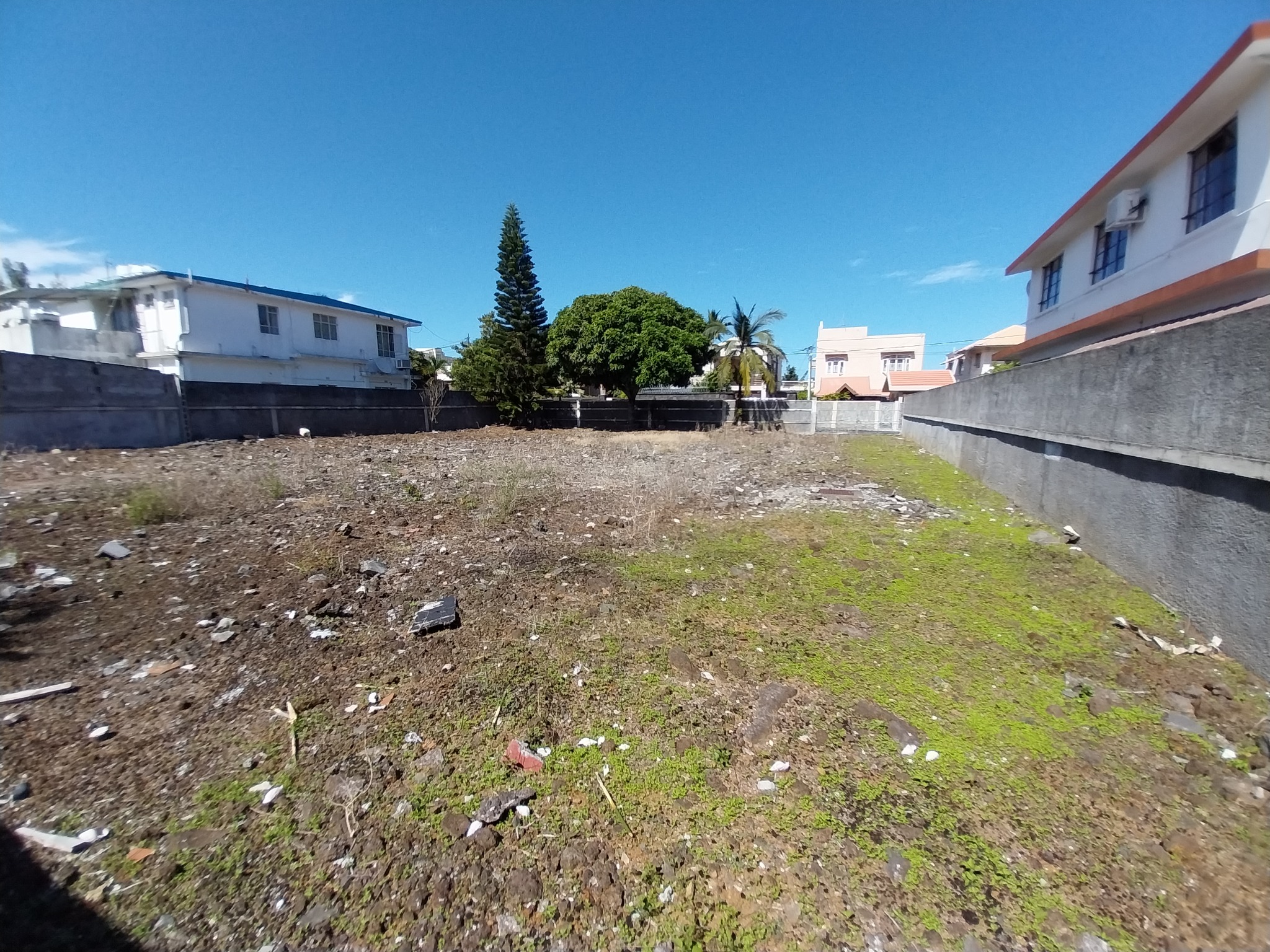 Terrain résidentiel - Achat / Vente à Quatre Bornes - 9,000,000 rupees ...