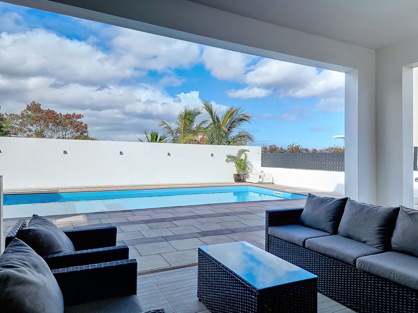 House / Villa - For Rent in Flic en Flac - 80,000 rupees | Lexpress ...