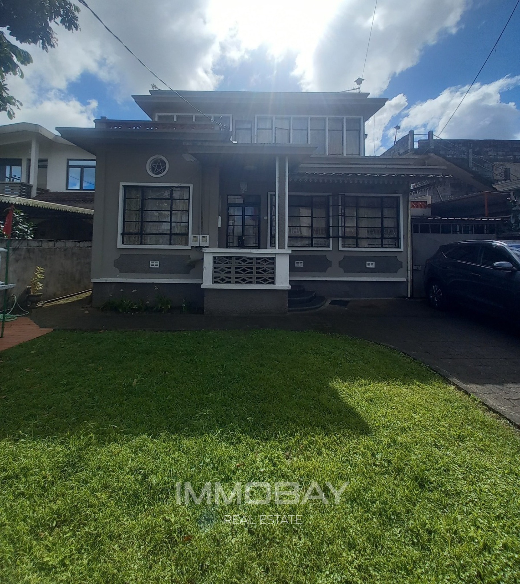 House / Villa - Buy in New Grove - 8,900,000 rupees | Lexpress Property