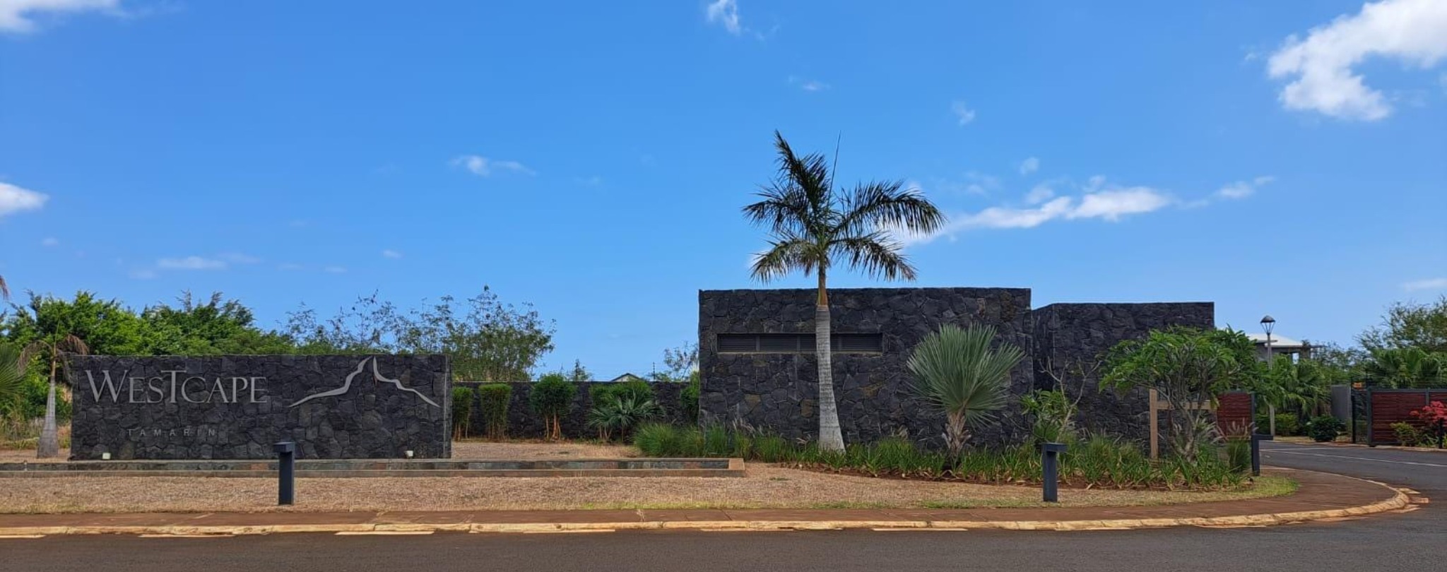 Residential land - Buy in Tamarin - 11,978,400 rupees | Lexpress Property