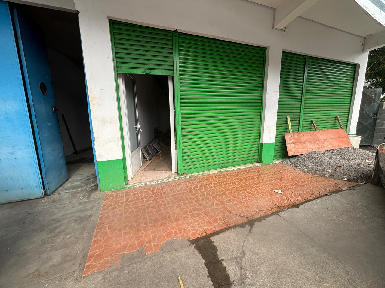 Commercial building - Buy in Triolet - 17,000,000 rupees | Lexpress ...