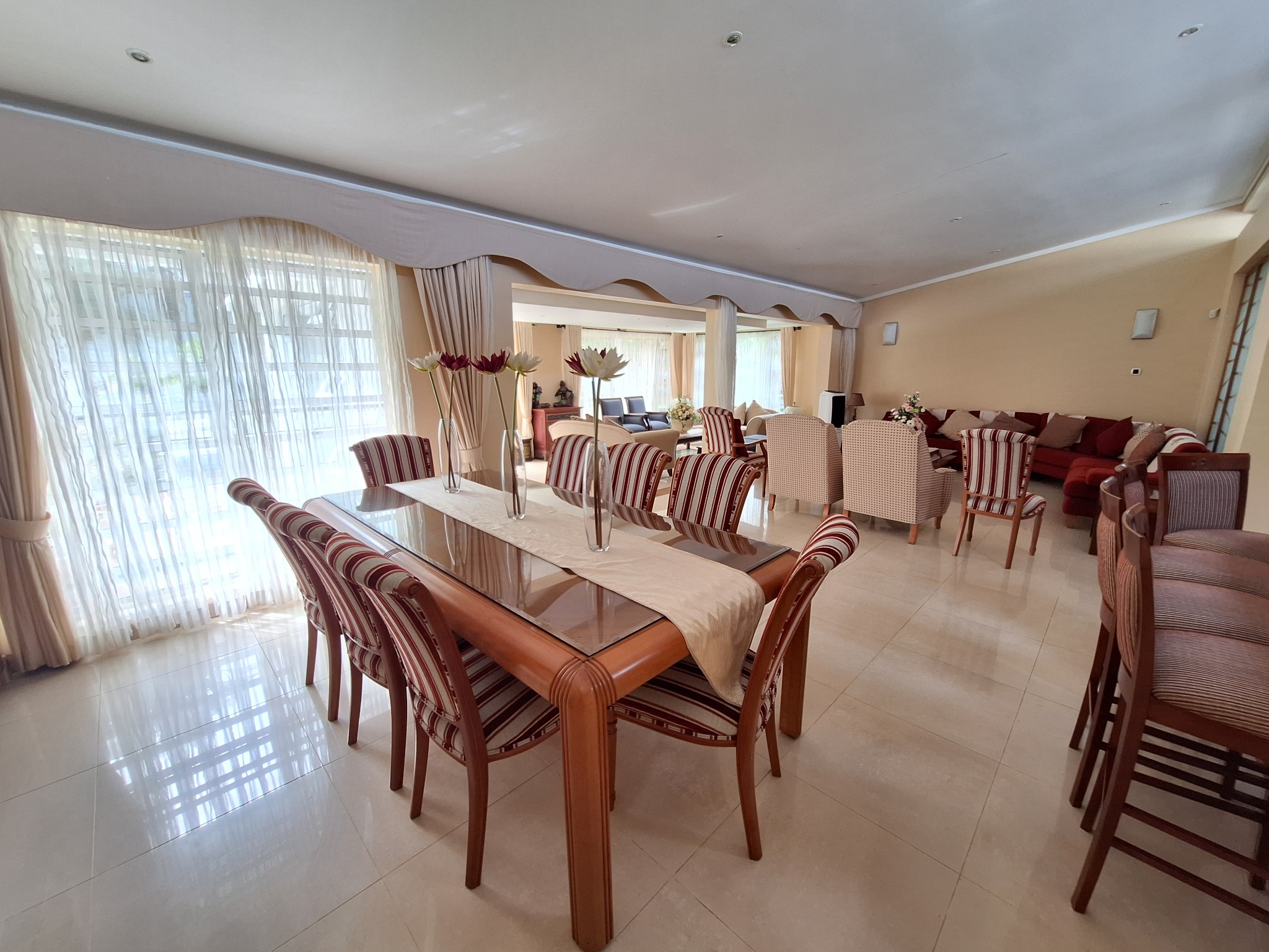 House / Villa - Buy in Curepipe - 21,000,000 rupees | Lexpress Property