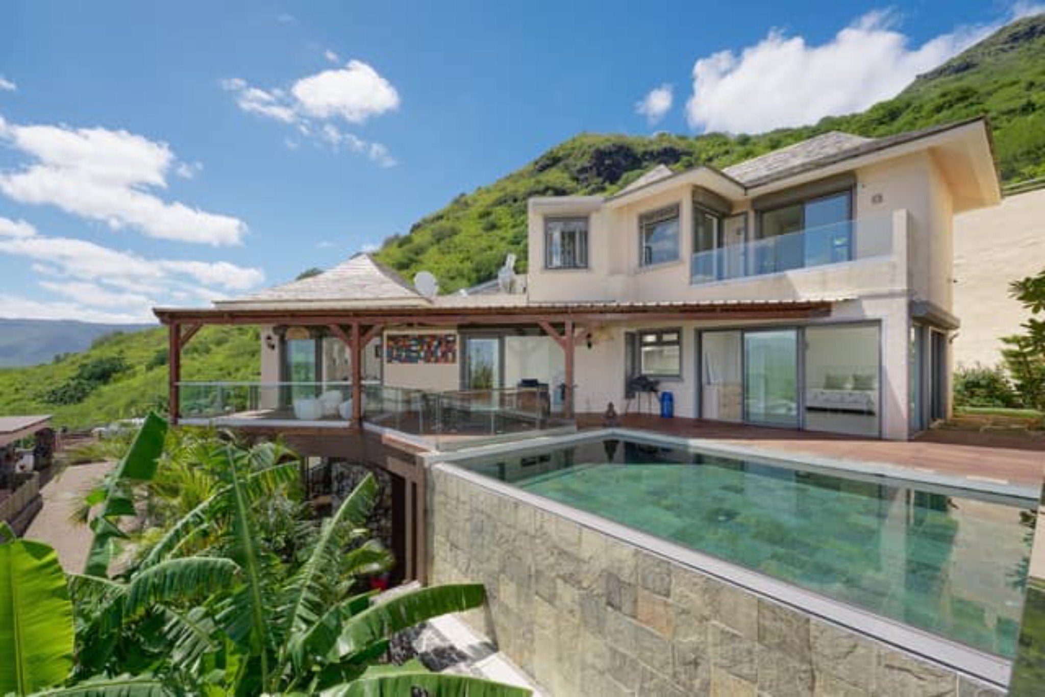 House / Villa - Buy in Tamarin - 64,680,600 rupees | Lexpress Property