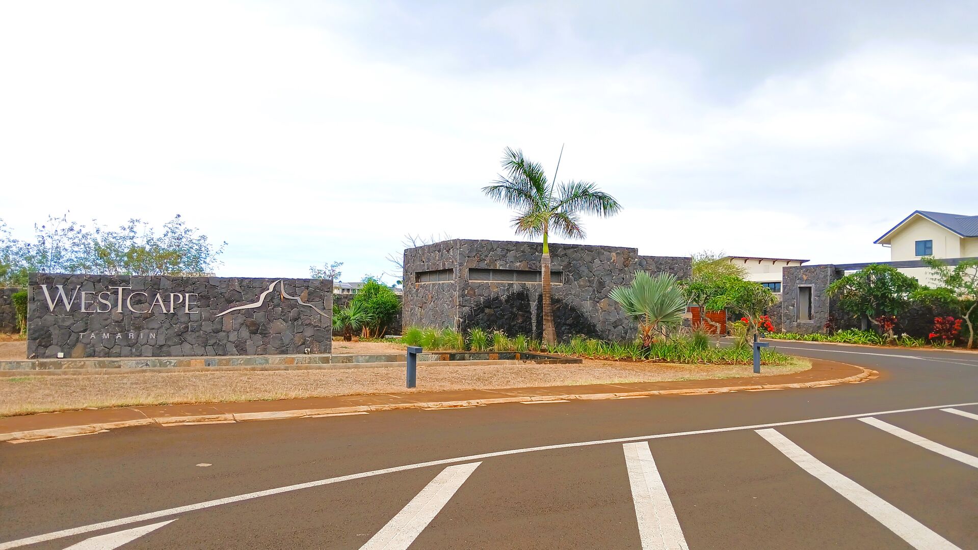 Residential land - Buy in Tamarin - 10,000,000 rupees | Lexpress Property