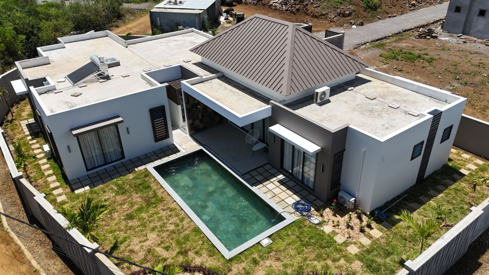 House / Villa - For Rent in Cap Malheureux - 250,000 rupees | Lexpress ...