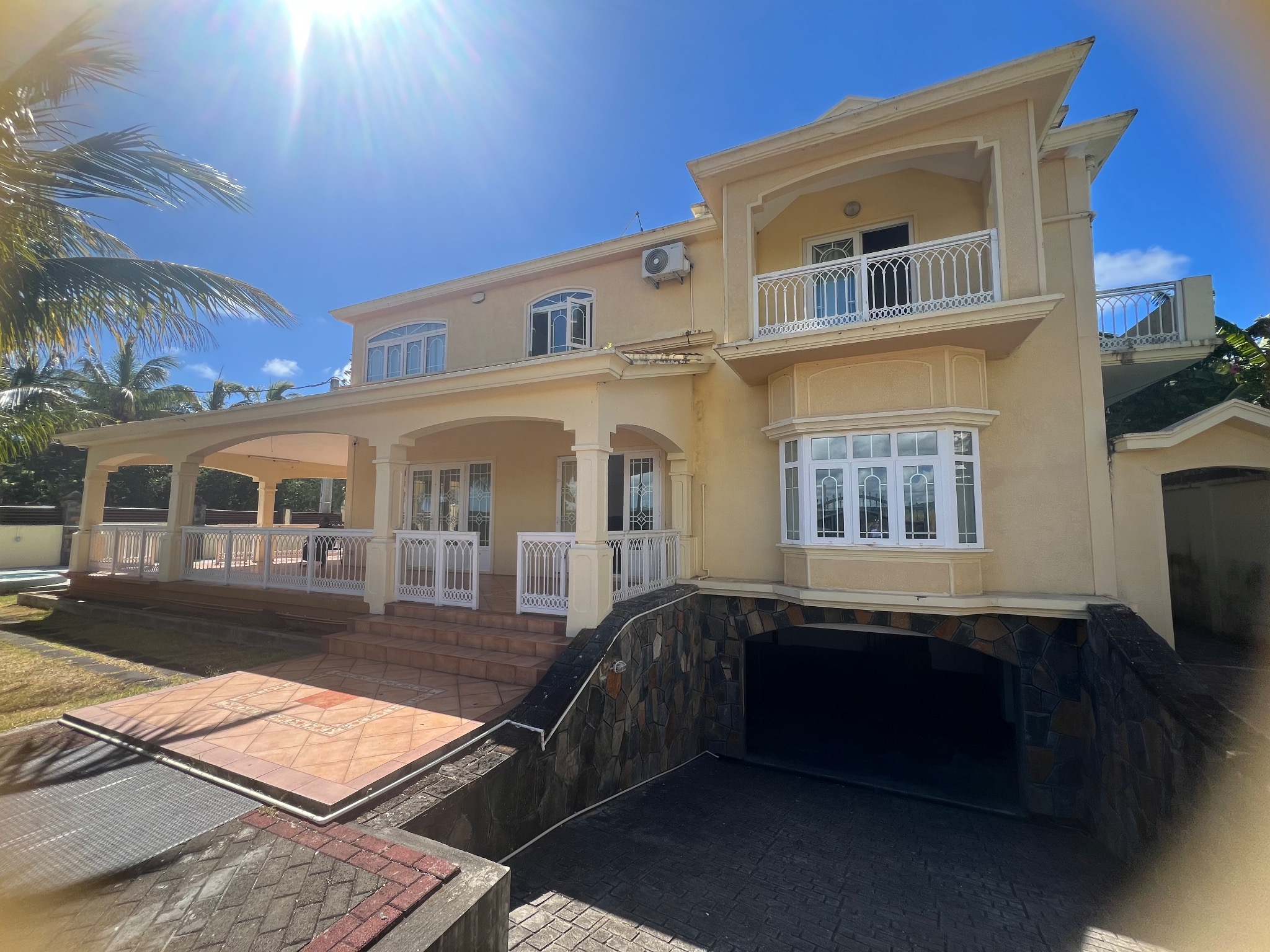 House / Villa - For Rent in Blue Bay - 110,000 rupees | Lexpress Property