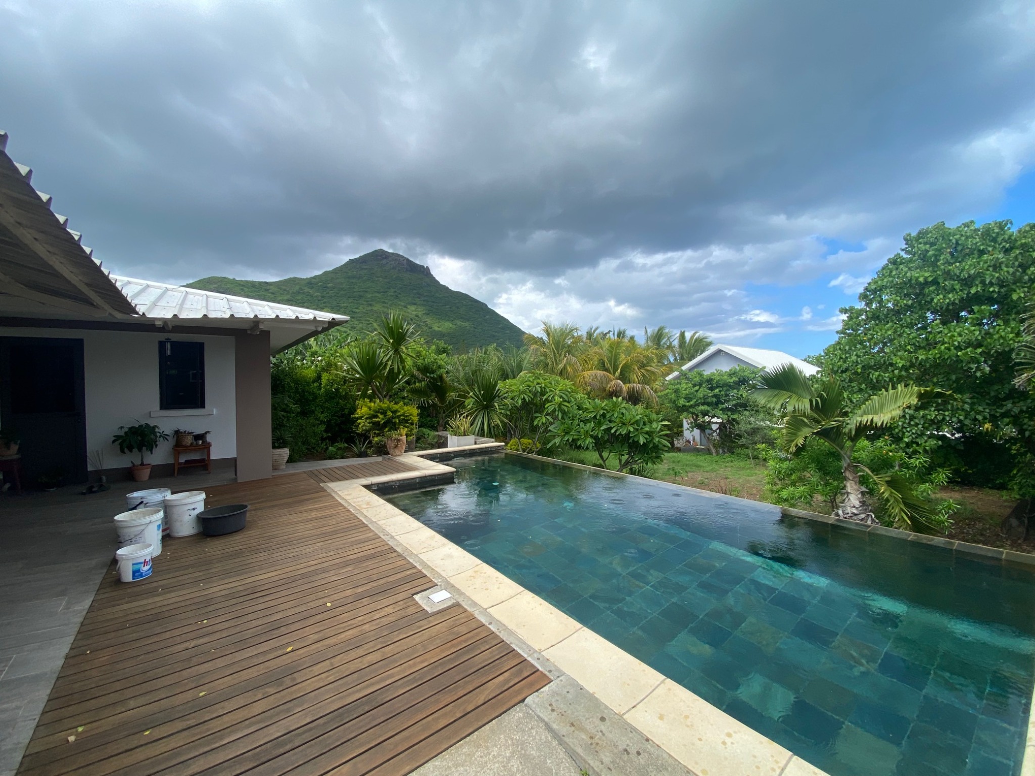 House / Villa - Buy in Tamarin - 49,000,000 rupees | Lexpress Property