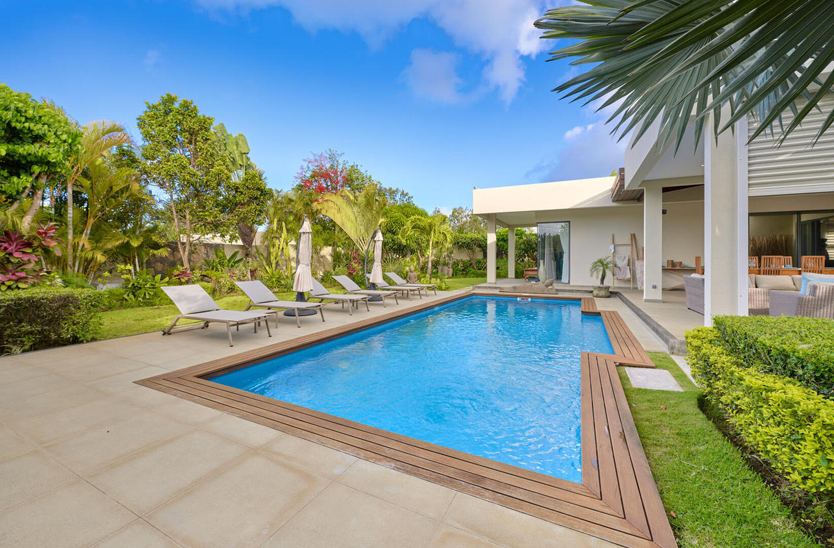 House / Villa - Buy in Mont Mascal - 69,225,100 rupees | Lexpress Property