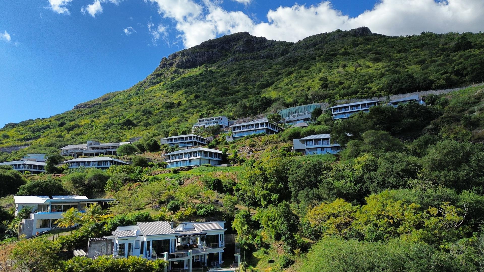 Residential land - Buy in Tamarin - 50,140,000 rupees | Lexpress Property