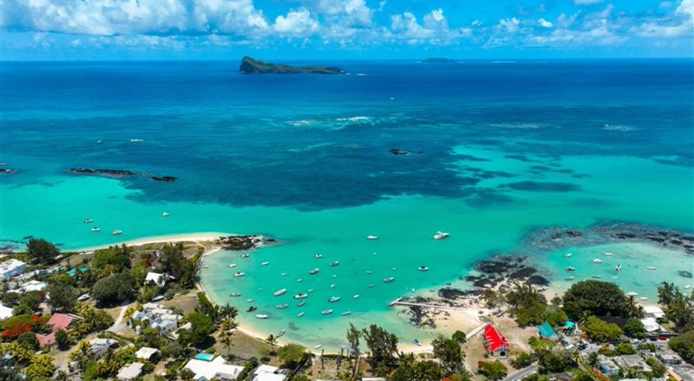 Why does living in Mauritius continue to attract so many expatriates ...