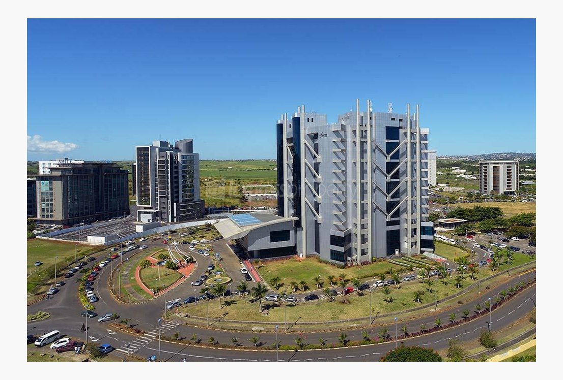 Office - For Rent in Ebène - 390,000 rupees | Lexpress Property