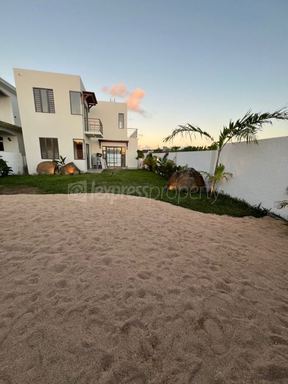House / Villa - Buy in Petit Raffray - 15,900,000 rupees | Lexpress ...