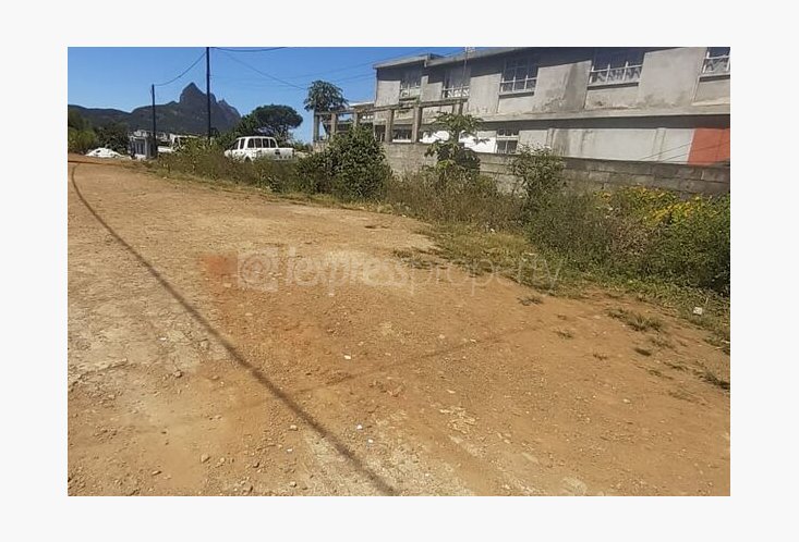 Agricultural land - Buy in St Pierre - 8,085,000 rupees | Lexpress Property