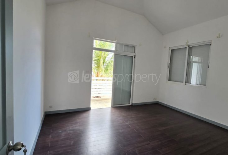 House / Villa - Buy in Flic en Flac - 14,000,000 rupees | Lexpress Property