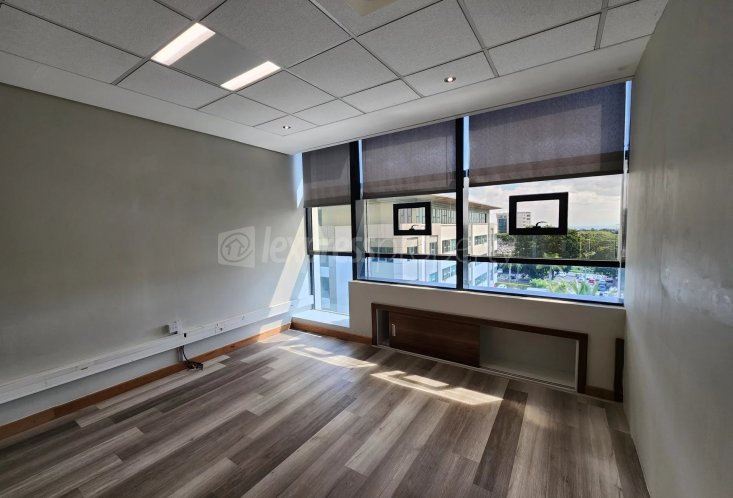 Office - For Rent in Ebène - 56,500 rupees | Lexpress Property