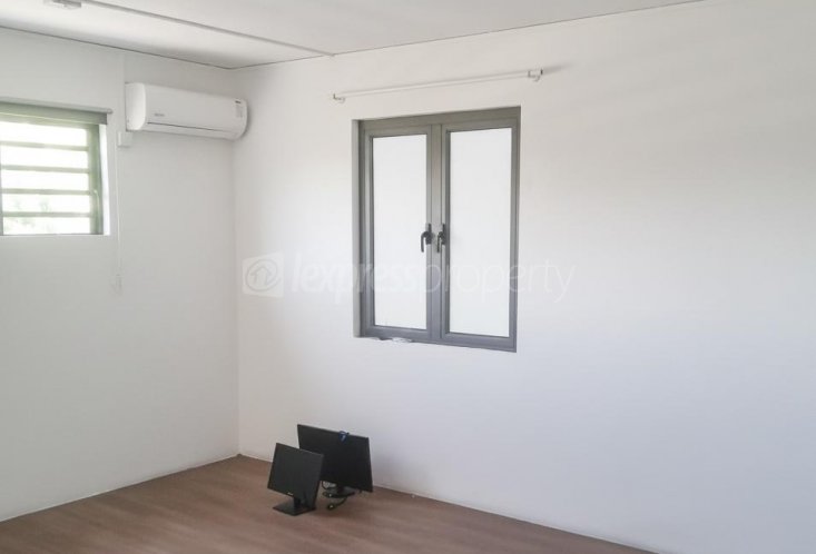 Office - For Rent in Black River - 45,500 rupees | Lexpress Property
