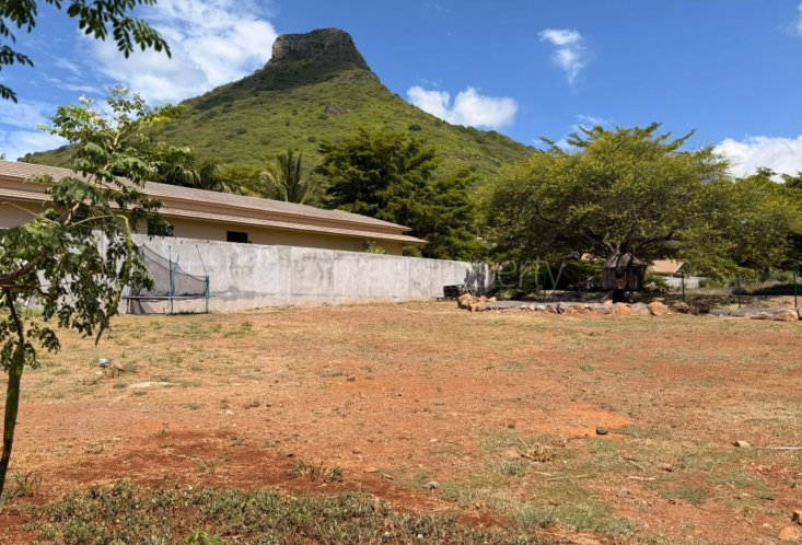 Residential land - Buy in Tamarin - 12,500,000 rupees | Lexpress Property