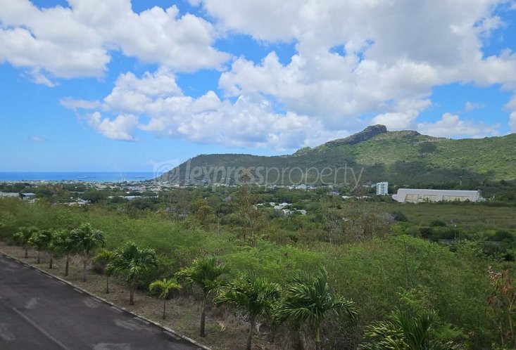 Residential land - Buy in Pailles - 9,000,000 rupees | Lexpress Property