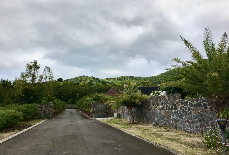 Residential land - Buy in Tamarin - 16,500,000 rupees | Lexpress Property