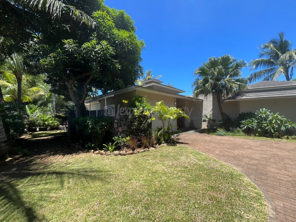 House / Villa - For Rent in Grand Bay - 120,000 rupees | Lexpress Property