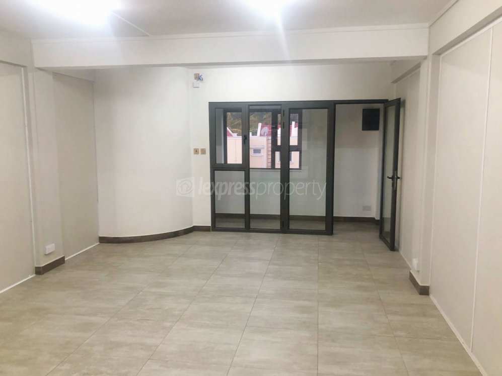 Office - For Rent in Moka - 25,000 rupees | Lexpress Property